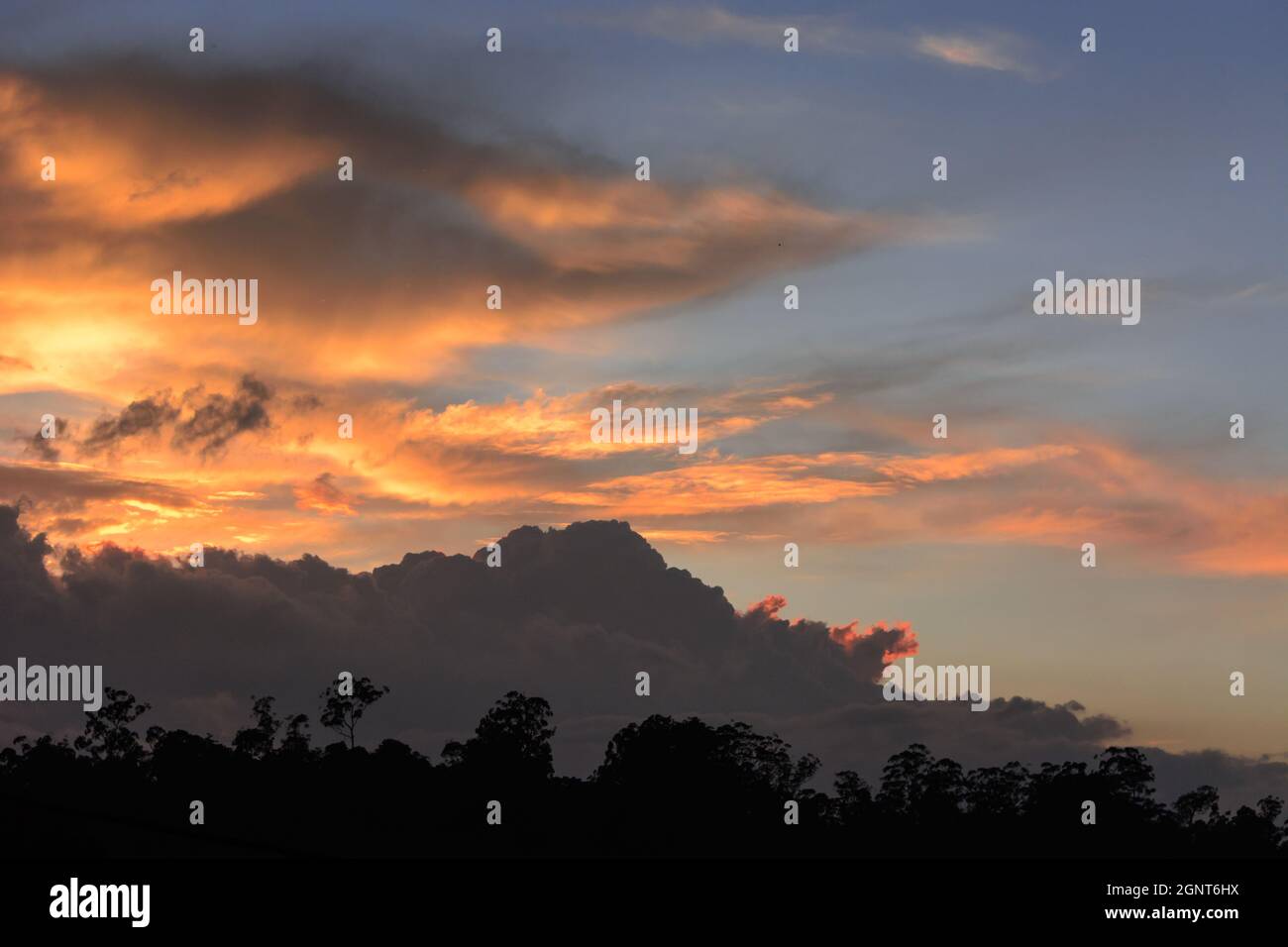 sunset sky with dramatic clouds Stock Photo - Alamy