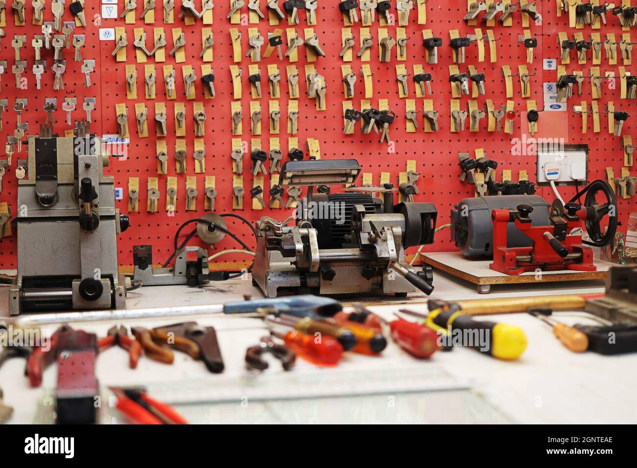 Locksmith shop display hi-res stock photography and images - Alamy