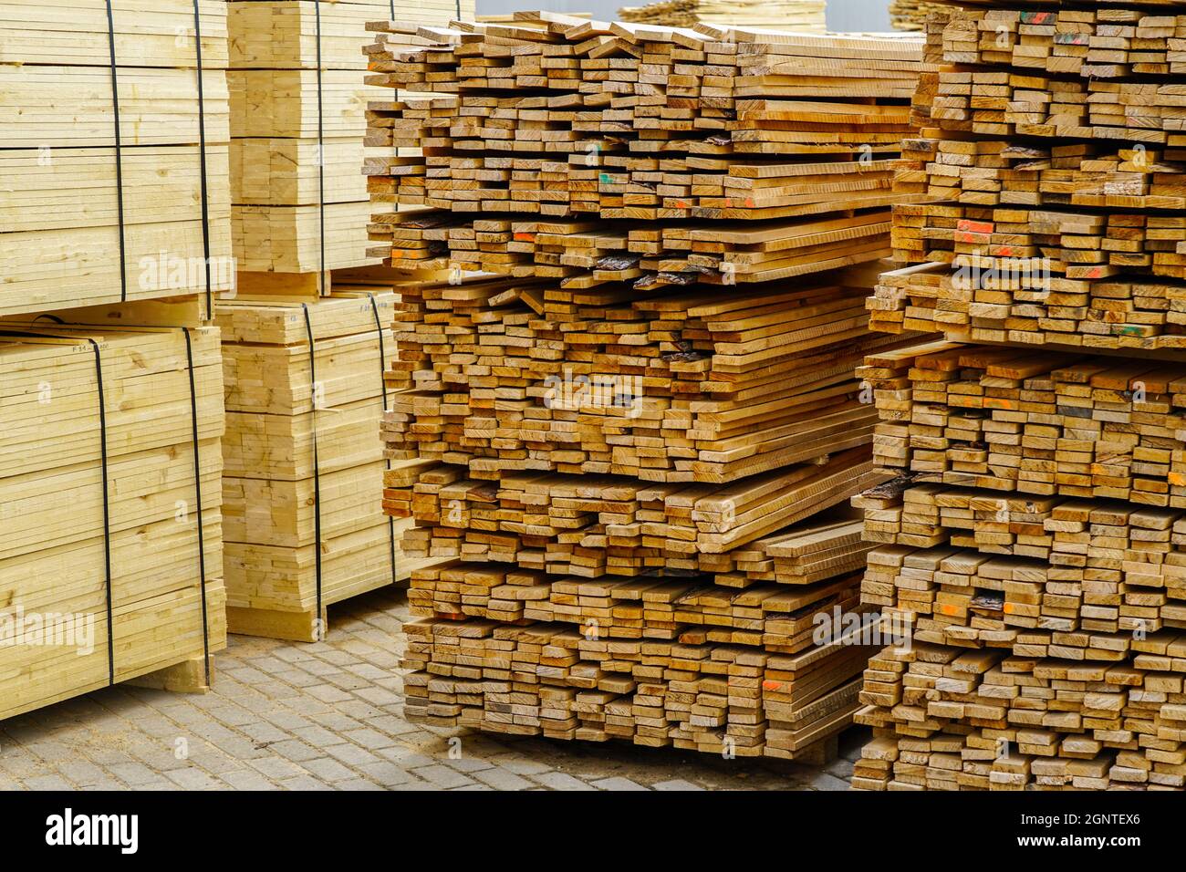 Finished boards hi-res stock photography and images - Alamy