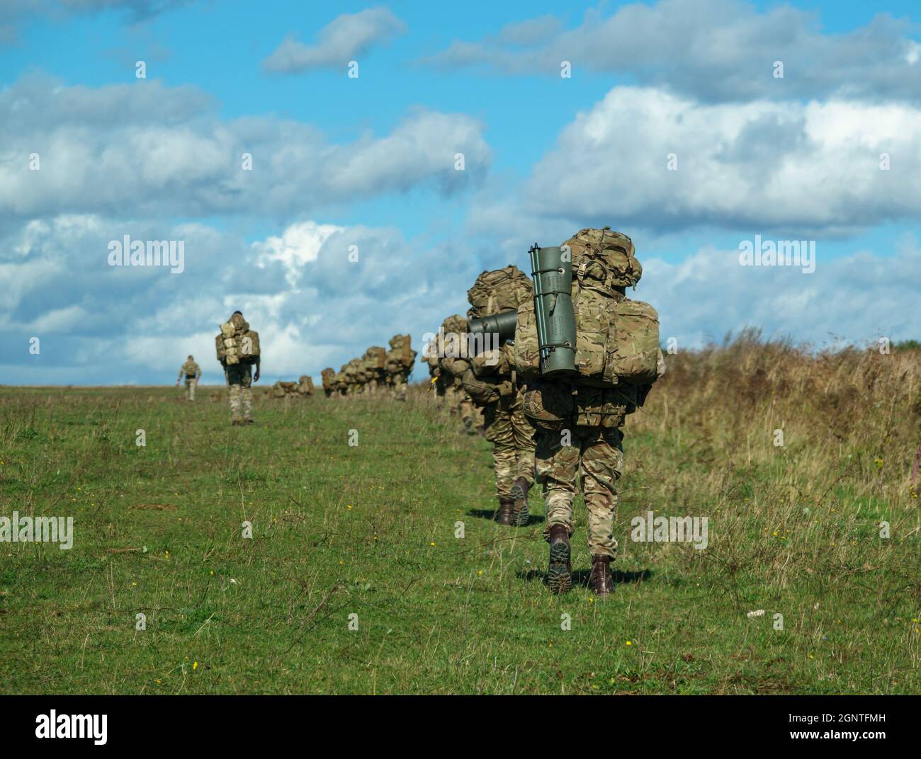 british army GCC infantry soldiers on a 4km combat training test tab ...