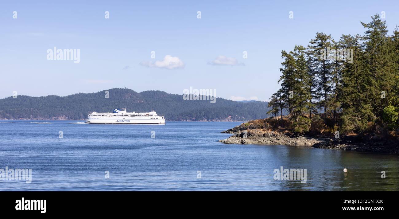 Bc ferries passing rocky hi-res stock photography and images - Alamy