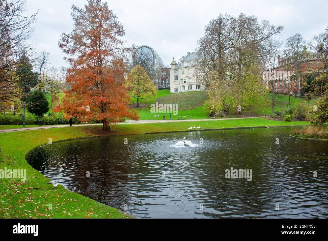 Pretty park hi-res stock photography and images - Alamy