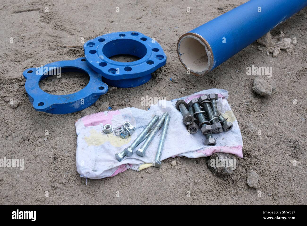 Connection tools hi-res stock photography and images - Alamy