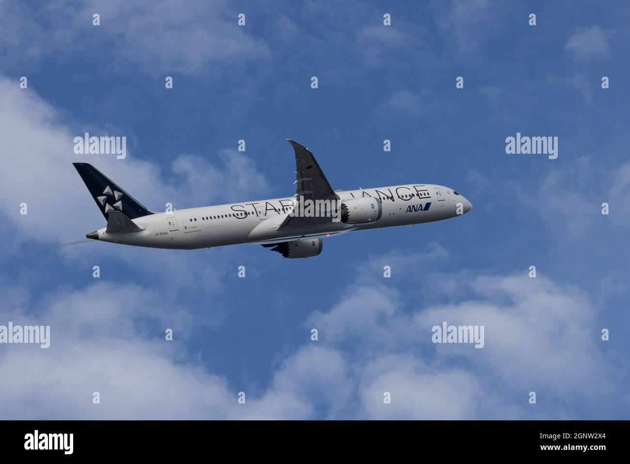 Japanese ANA Boeing 787 Dreamliner JA899A Stock Photo - Alamy