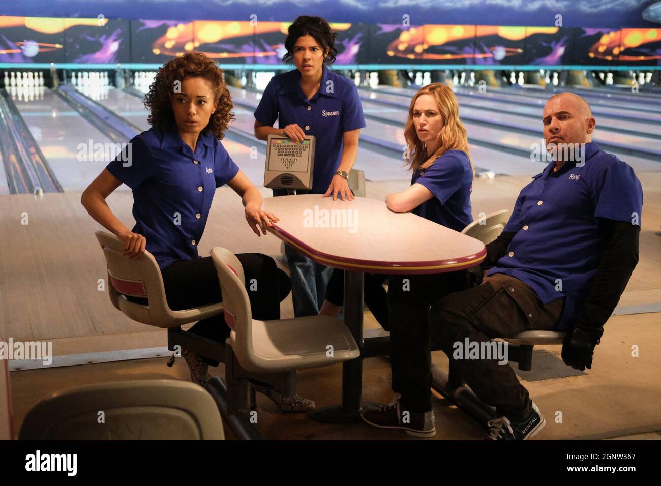 LEGENDS OF TOMORROW, (aka DC'S LEGENDS OF TOMORROW), from left: Olivia ...