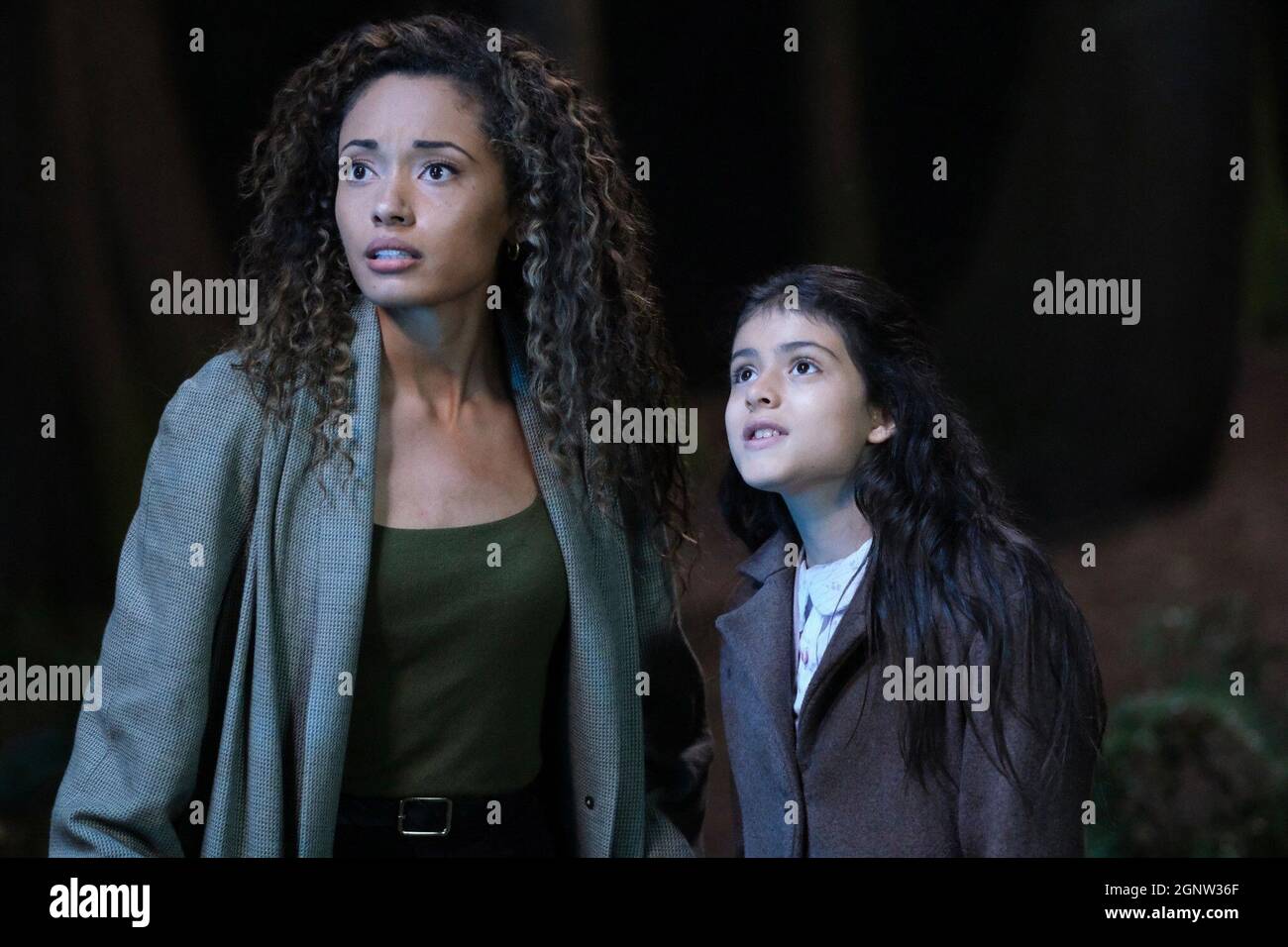 LEGENDS OF TOMORROW, (aka DC'S LEGENDS OF TOMORROW), from left: Olivia ...