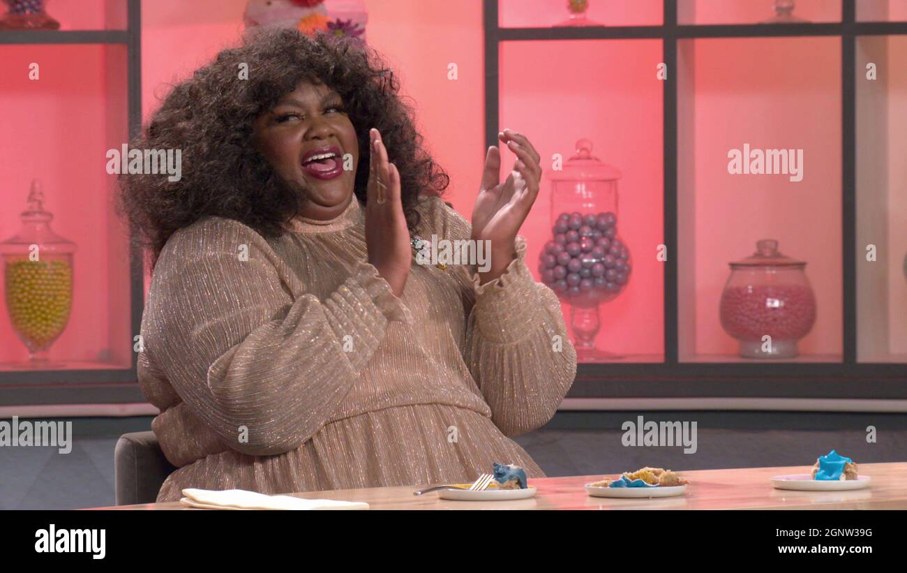 NAILED IT!, host Nicole Beyer, Im-Paw-sible Cakes', (Season 6, ep. 601 ...