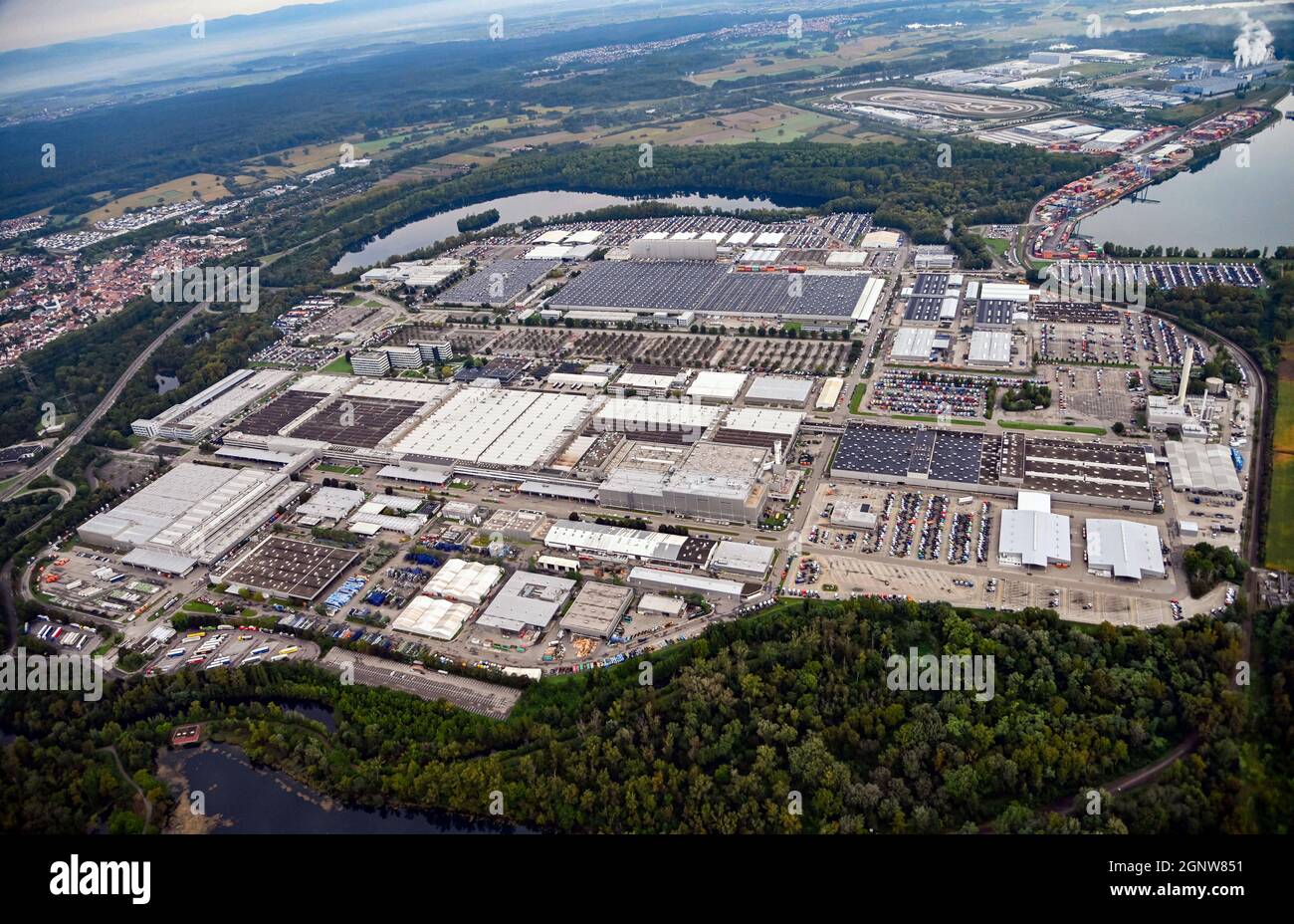 PRODUCTION - 26 September 2021, Rhineland-Palatinate, Wörth: Aerial ...