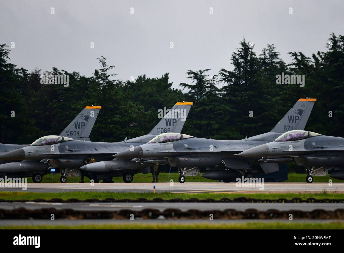 Three F-16 Fighting Falcons assigned to the 80th Fighter Squadron ...