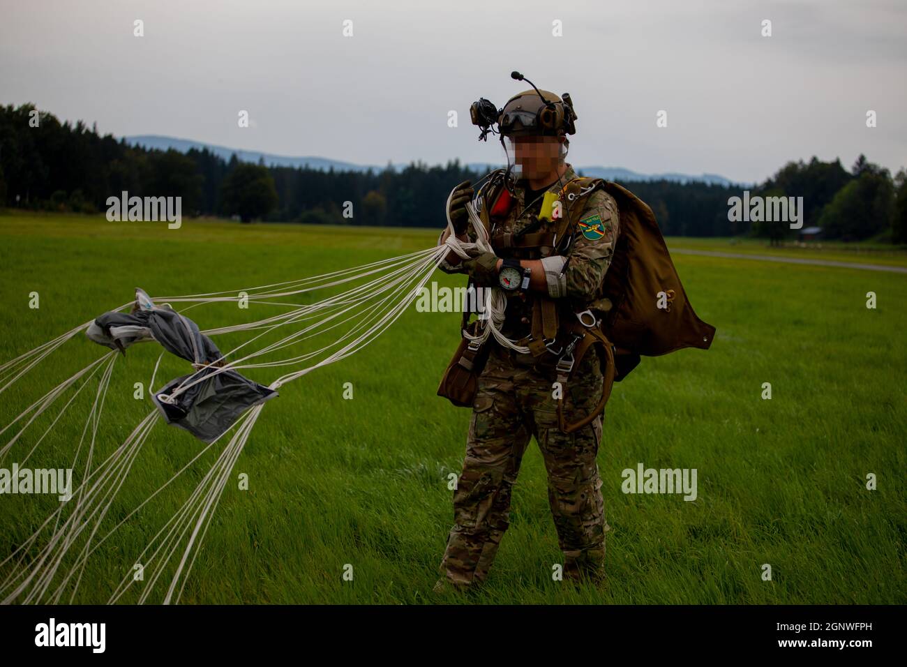 U.S. Special Operations Command Europe Soldiers from 10th Special ...