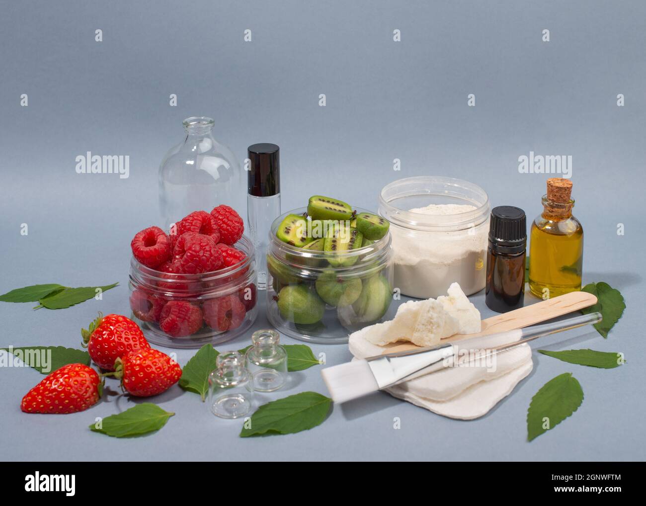 Homemade natural face mask recipe with kiwi, yogurt and white clay ...