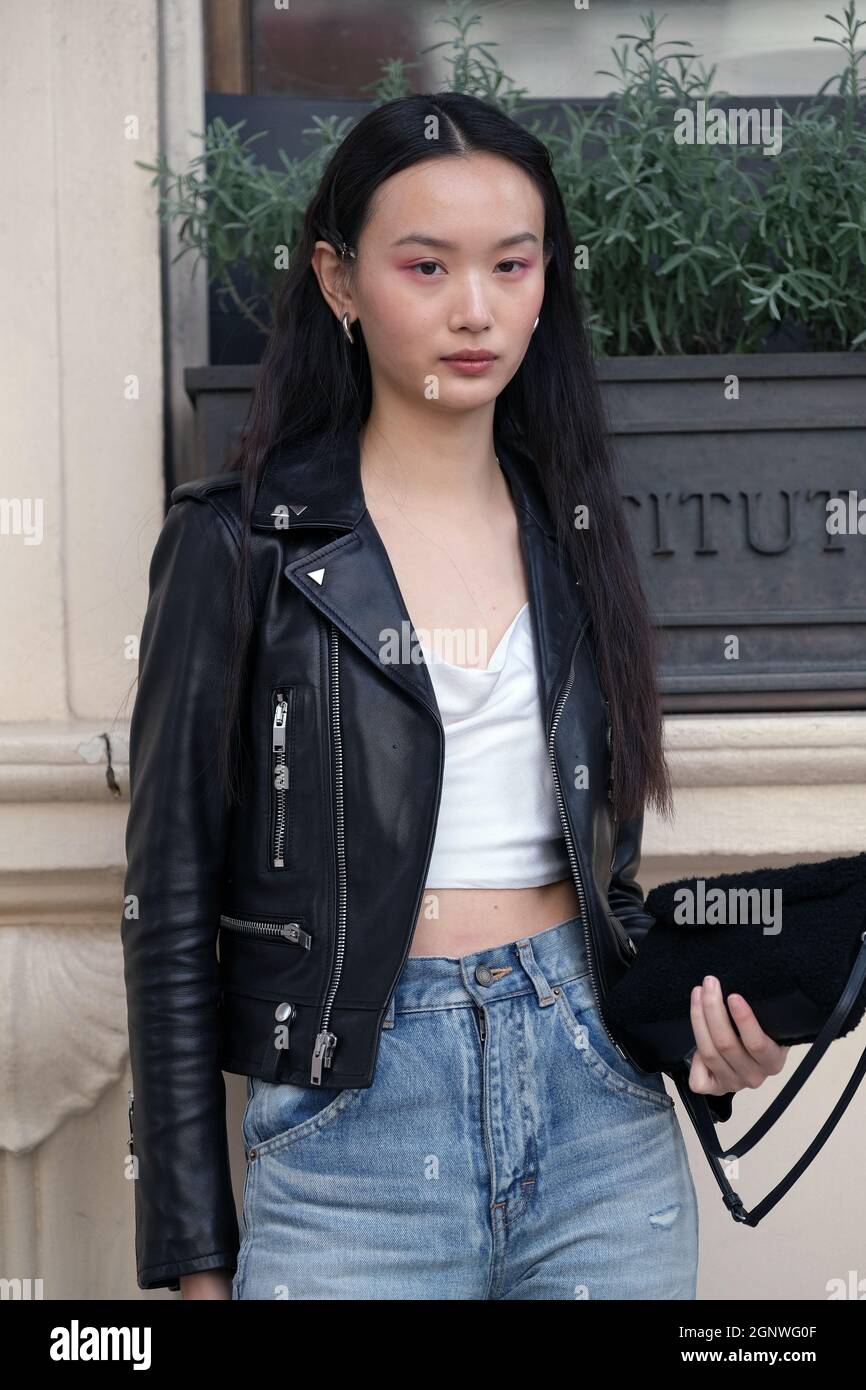 Chinese catwalk hi-res stock photography and images - Alamy