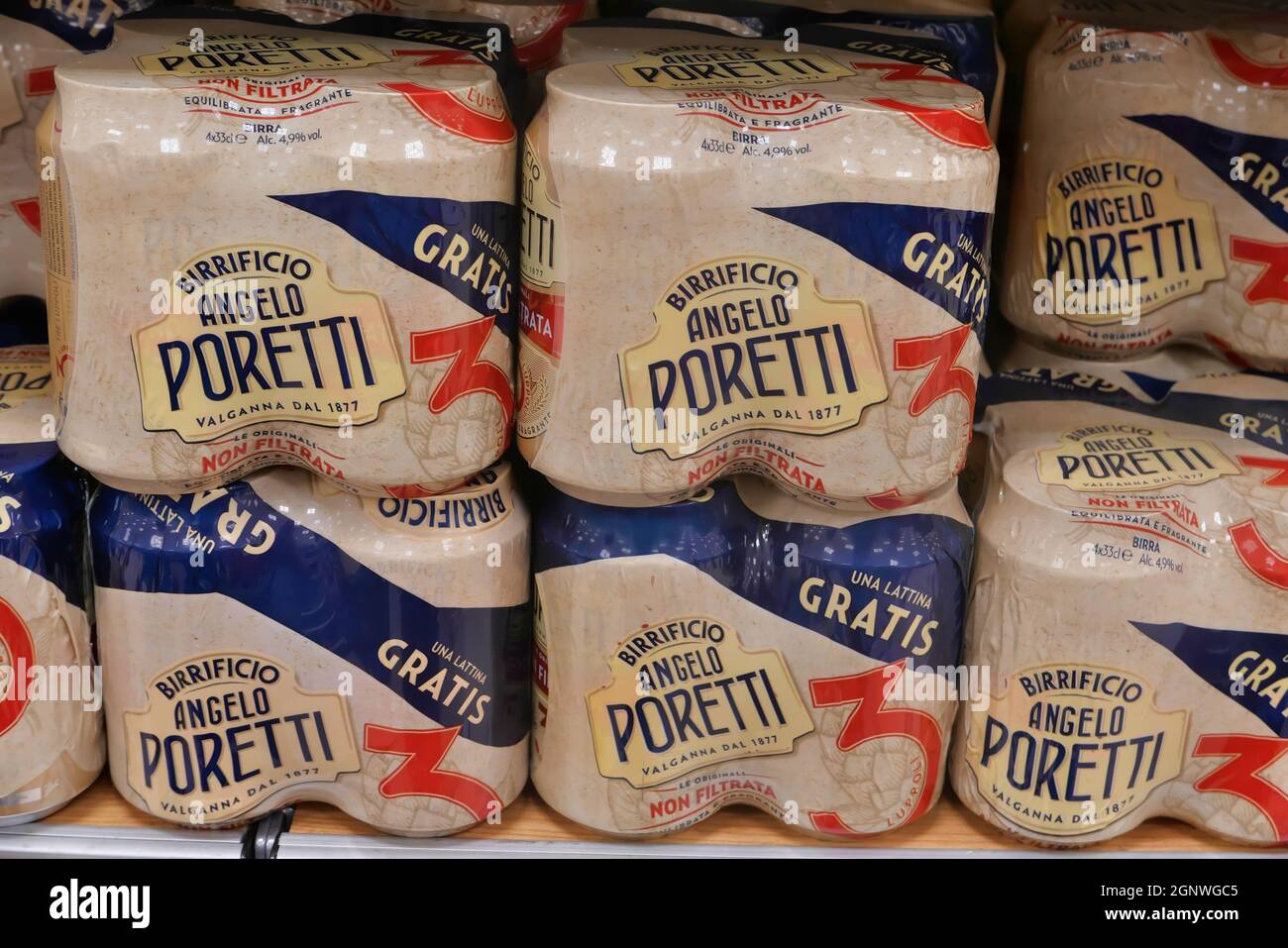 ANGELO PORETTI BEER CANS INSIDE THE FOOD MEGA STORE Stock Photo - Alamy