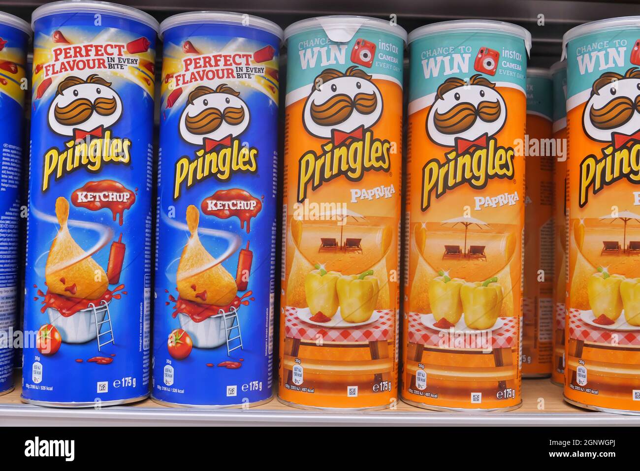 PRINGLES SNACK TUBES ON DISPLAY INSIDE THE FOOD MEGA STORE Stock Photo ...