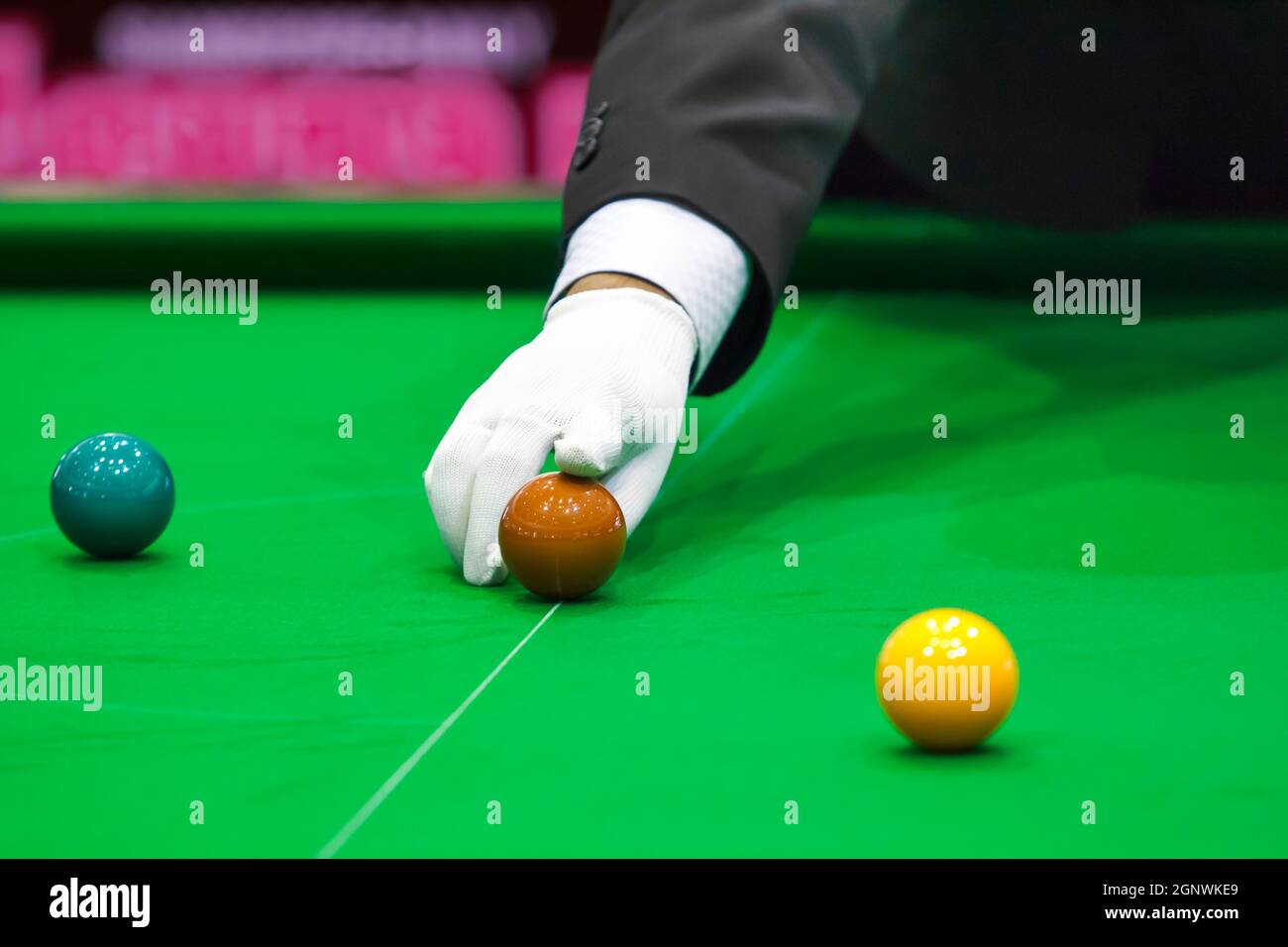 Snooker table set up hi-res stock photography and images - Alamy