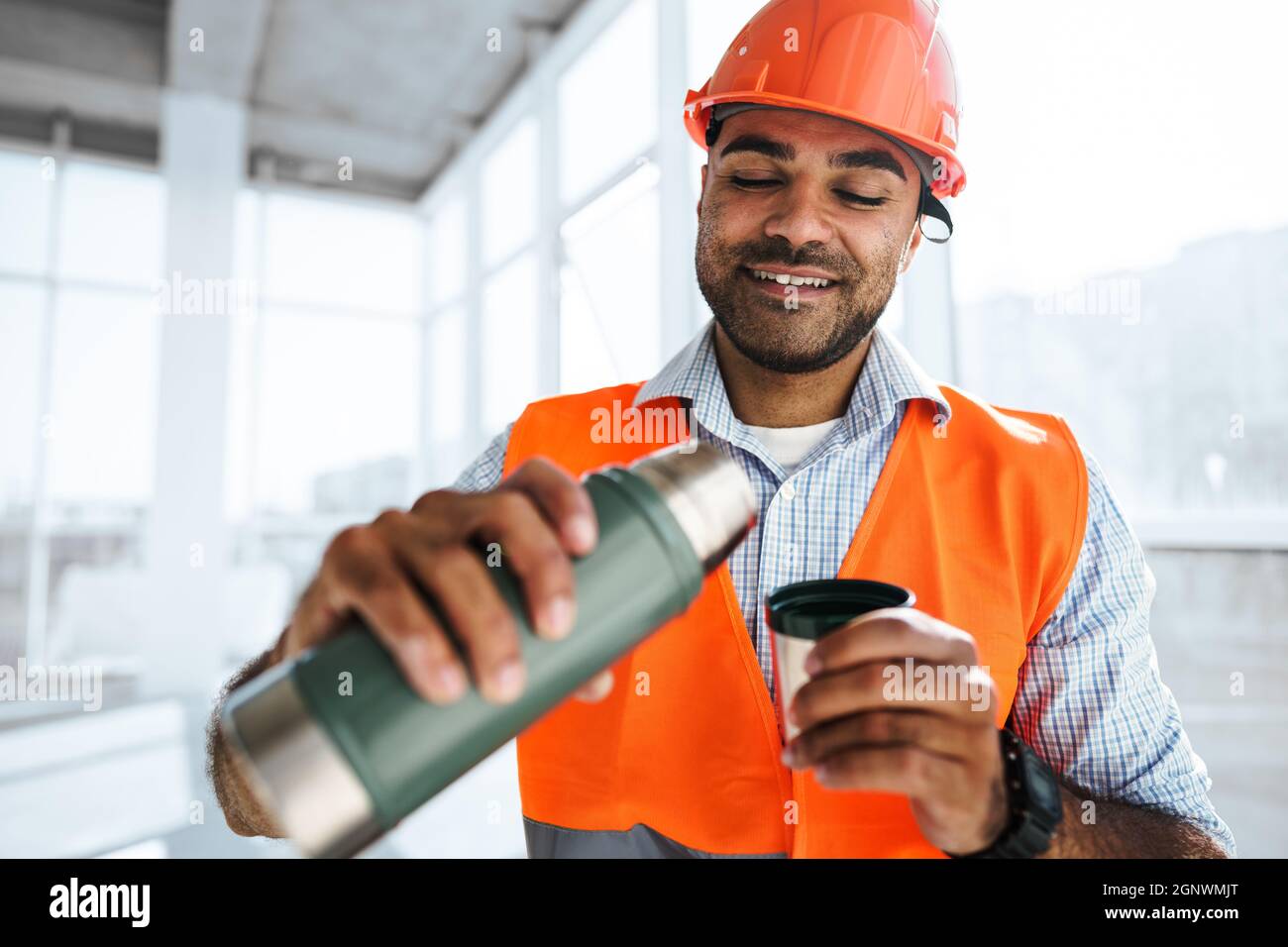 Construction worker tea hi-res stock photography and images - Alamy
