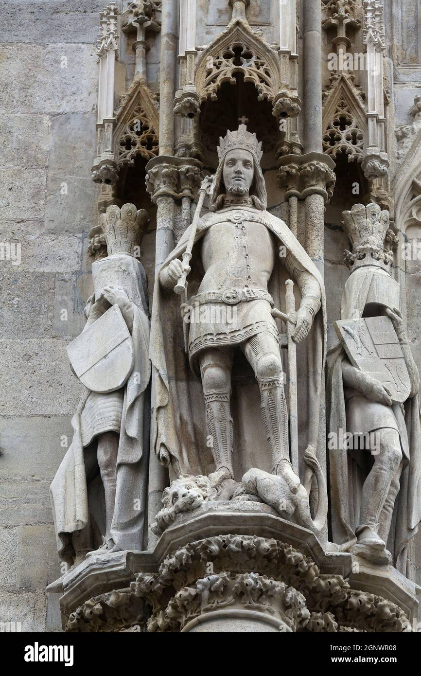 Wien stephansdom statue hi-res stock photography and images - Alamy