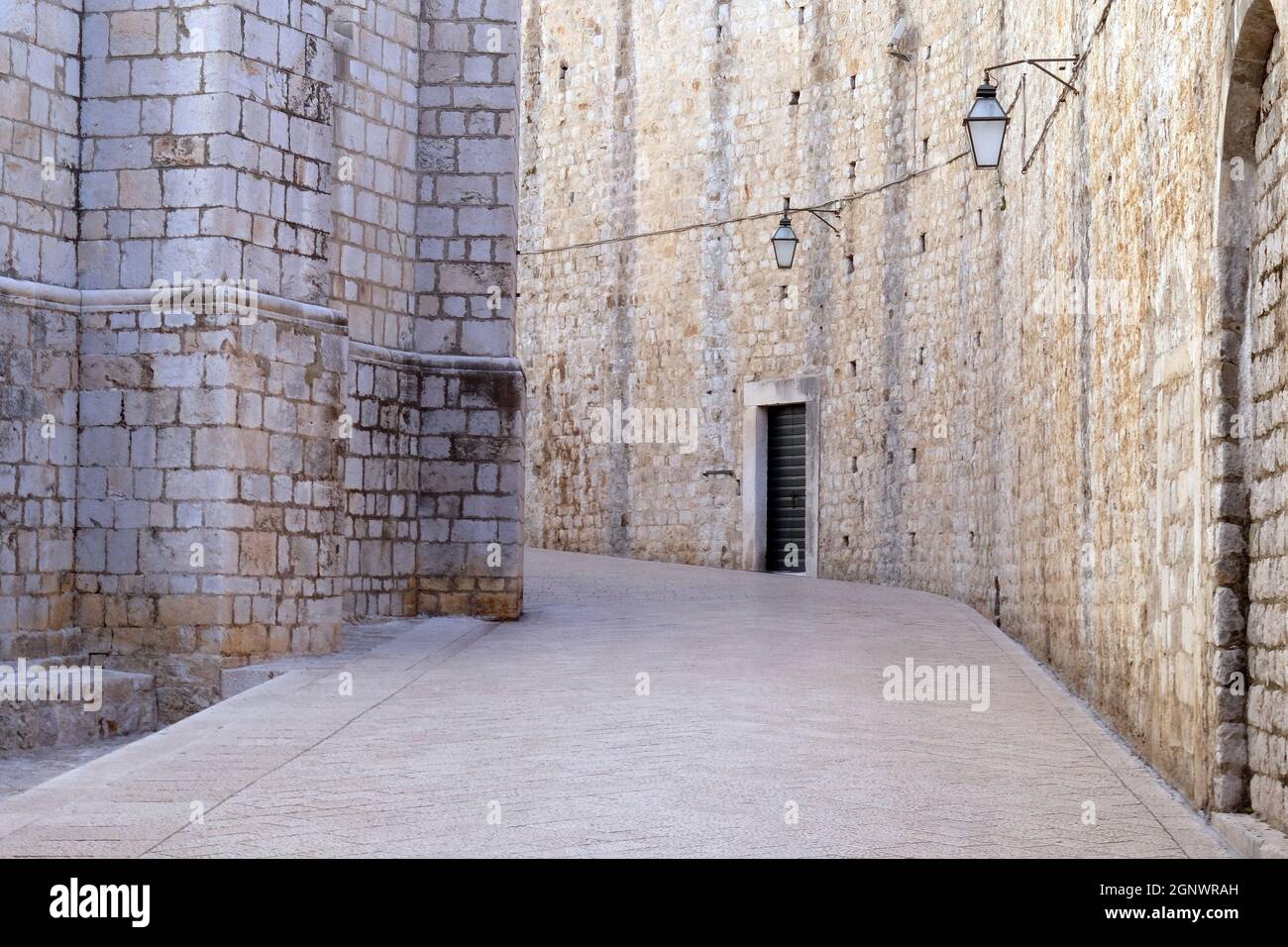 Narrow street inside dubrovnik hi-res stock photography and images - Alamy