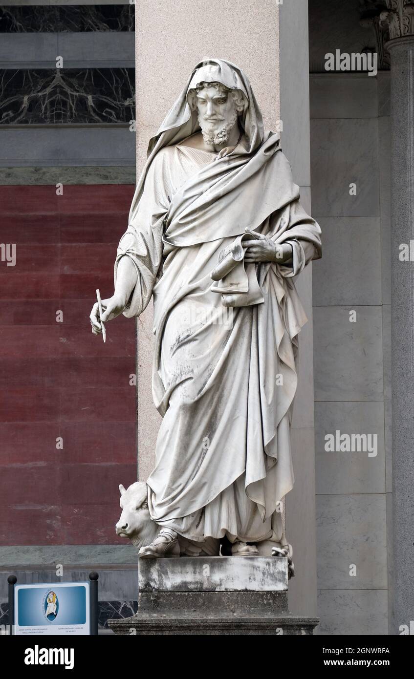 Saint Luke statue in front of the basilica of Saint Paul Outside the ...