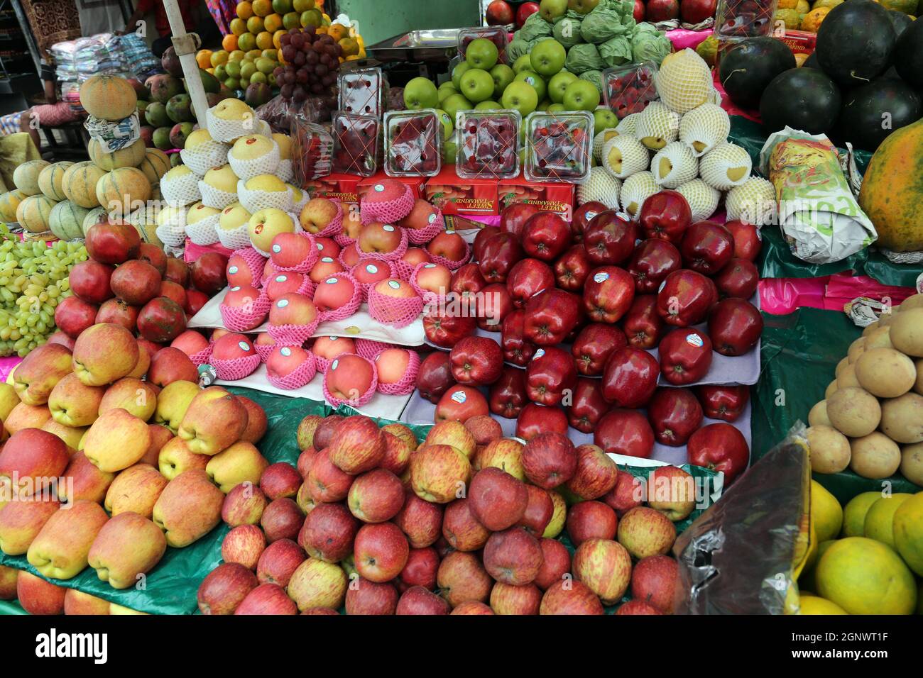 Fruit market in Kolkata, India Stock Photo - Alamy