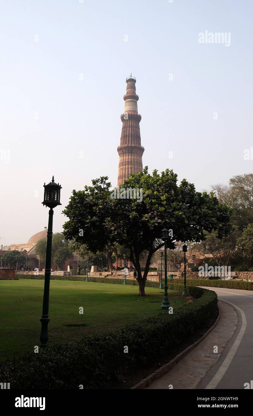 Qutub Minar Tower, Delhi, India Stock Photo - Alamy