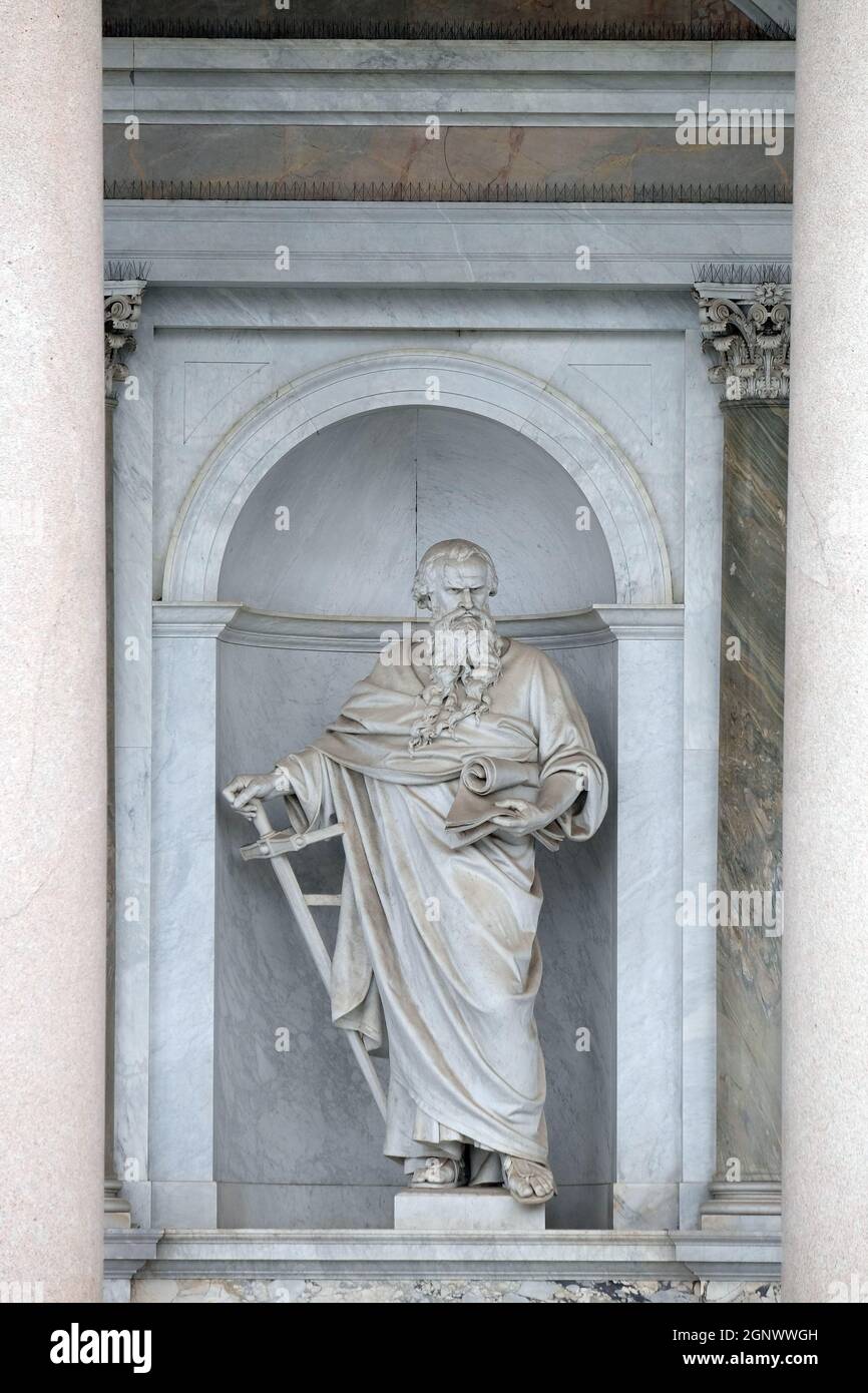 Saint Paul statue in front of the basilica of Saint Paul Outside the ...