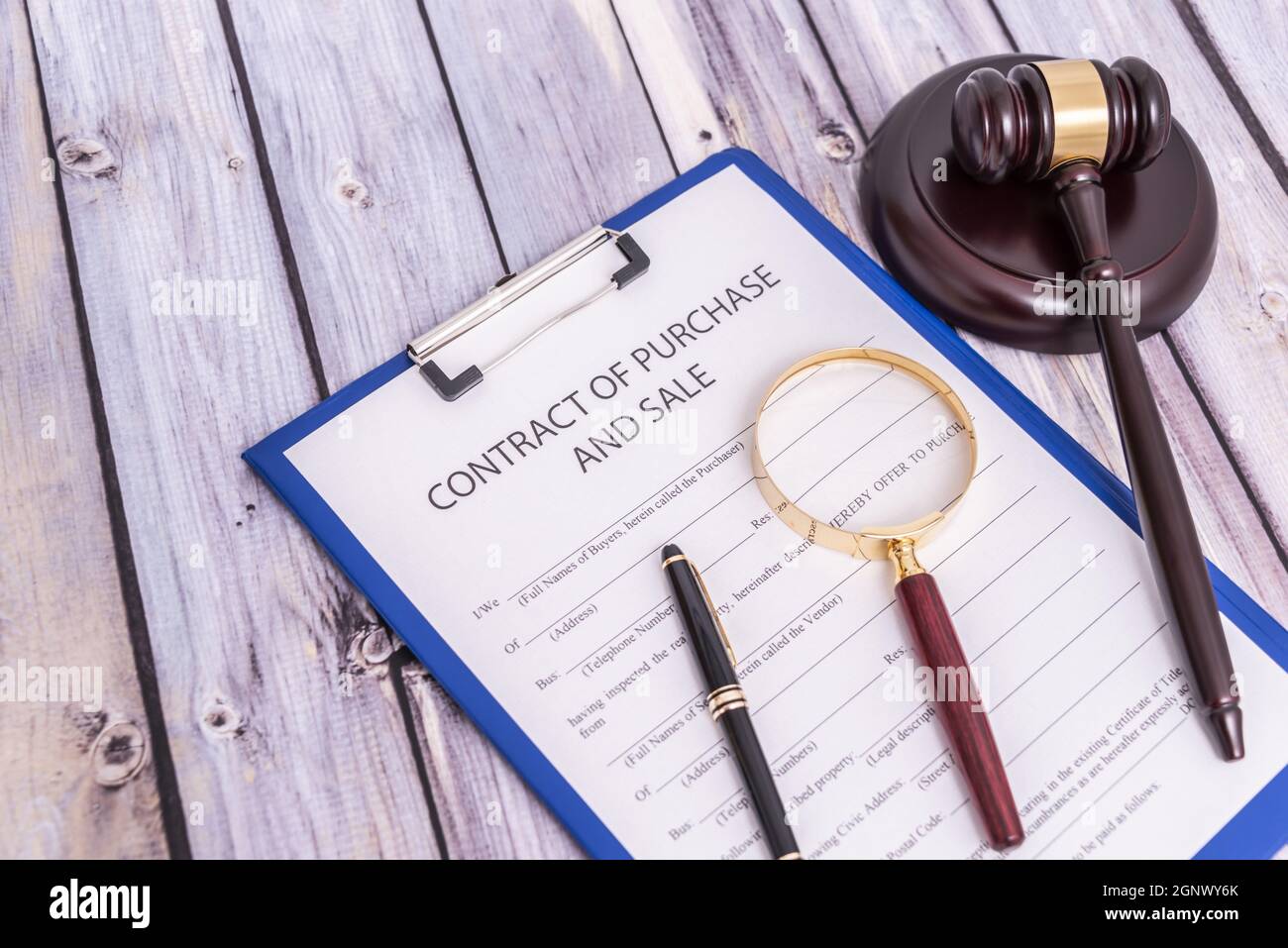 Form of contract for the sale of movable property Stock Photo - Alamy
