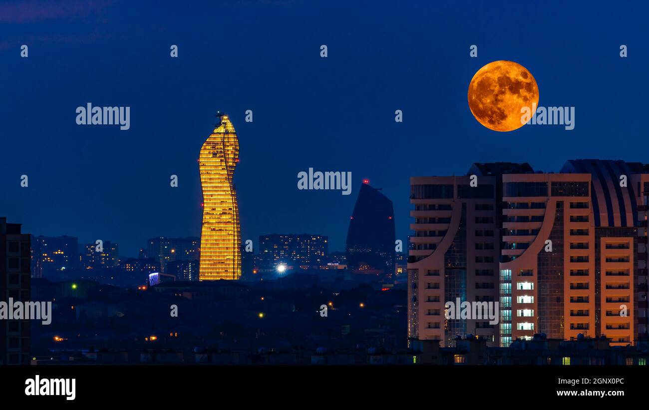 Night view city baku azerbaijan hi-res stock photography and images - Alamy