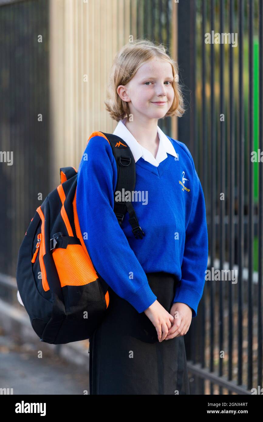 Arriving At School Gates Hi res Stock Photography And Images Alamy arriving-at-school-gates-hi-res-stock-photography-and-images-alamy