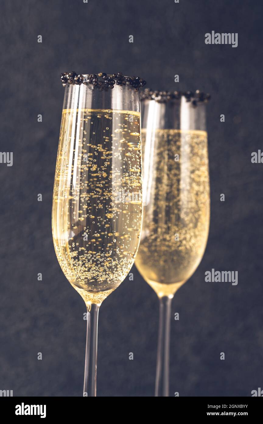 Flutes of champagne hi-res stock photography and images - Alamy