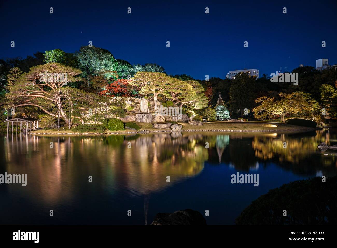 Daimyo garden of Rikugien (autumn colors). Shooting Location: Tokyo ...