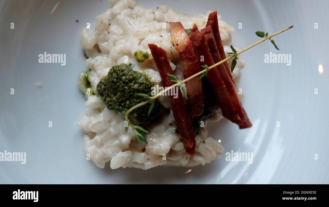 Five star restaurant dish hi-res stock photography and images - Alamy