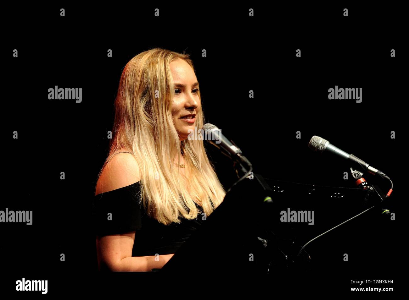 Jess barnard hi-res stock photography and images - Alamy