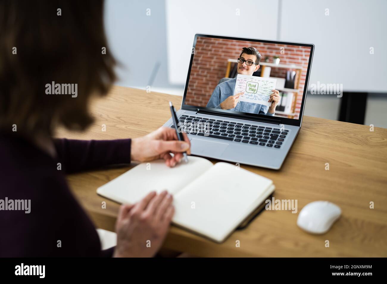 Virtual Online Training Lecture And Coaching Meeting Stock Photo - Alamy