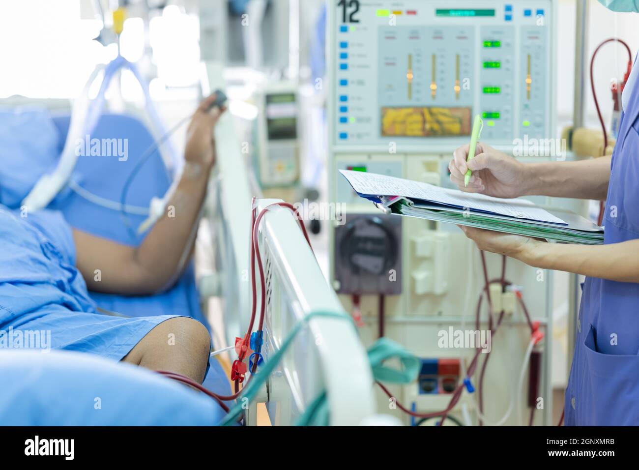 Continuous renal replacement therapy hi-res stock photography and ...