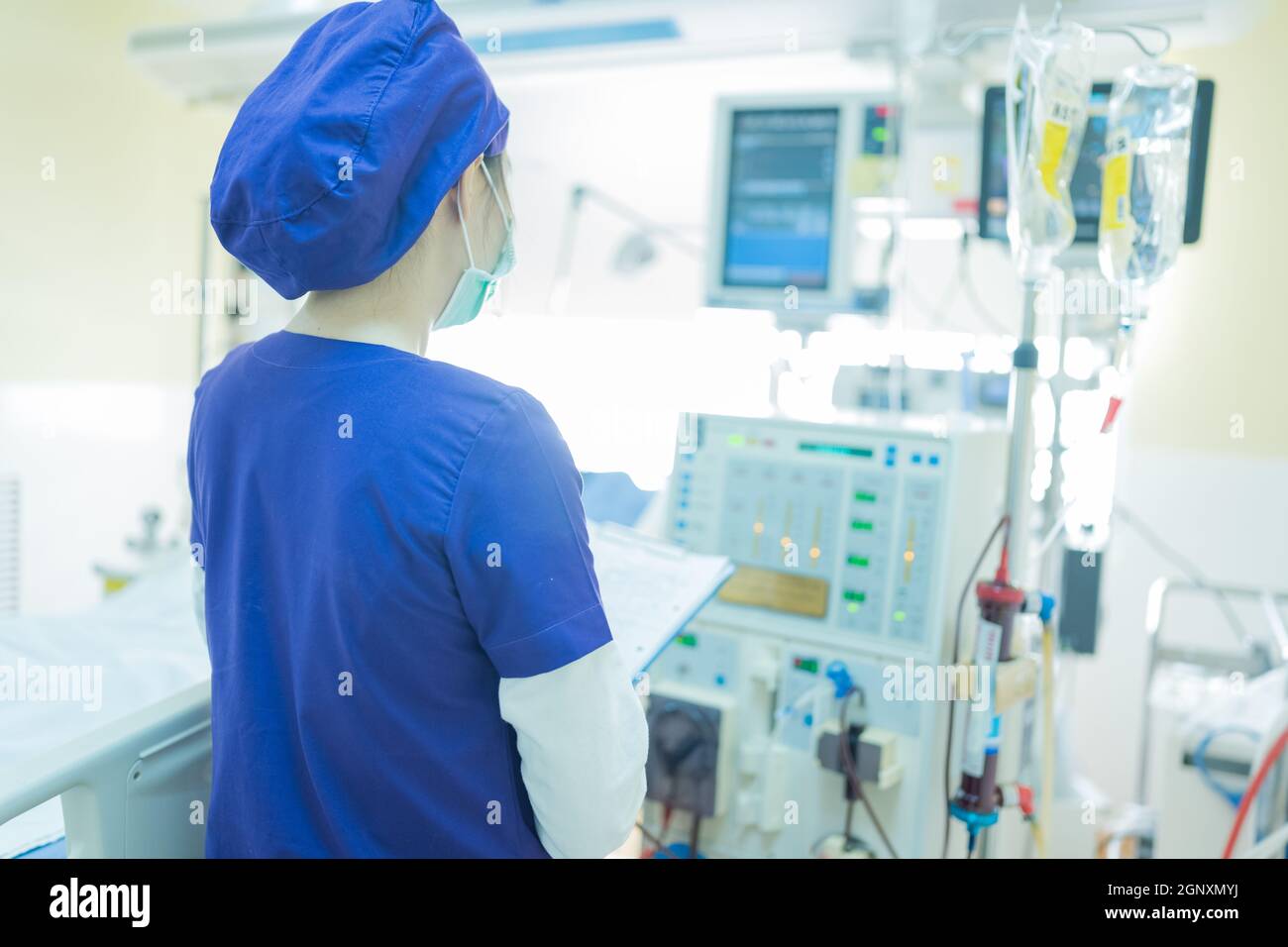 Continuous renal replacement therapy hi-res stock photography and ...