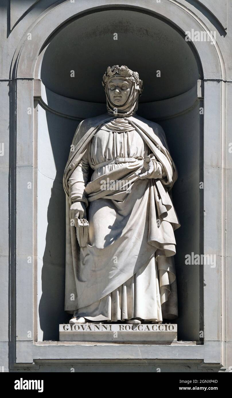 Giovanni Boccaccio Statue High Resolution Stock Photography and Images ...