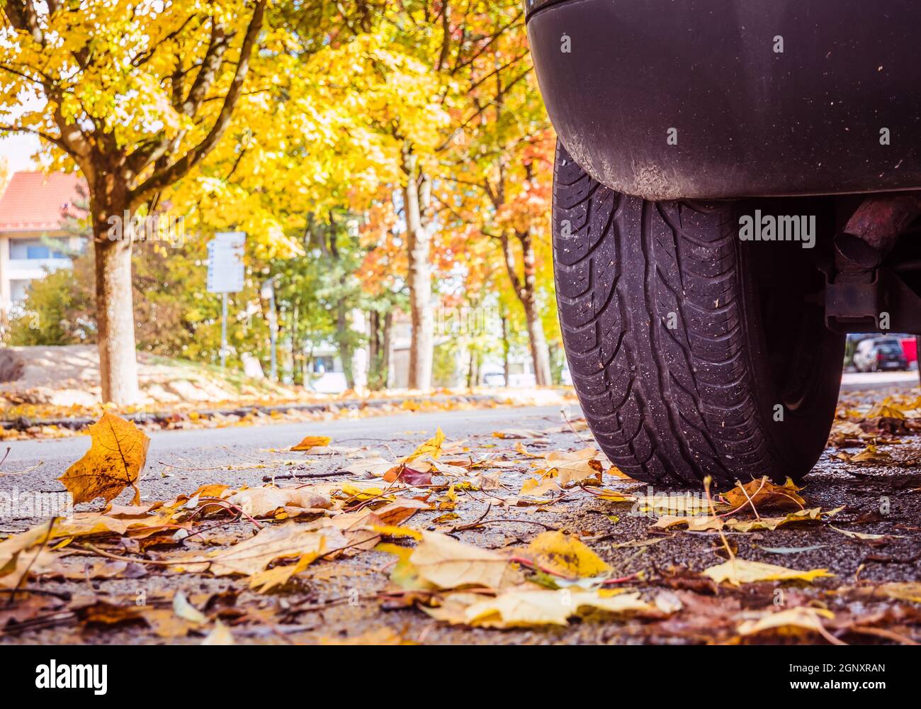 Car slipping on road hi-res stock photography and images - Alamy