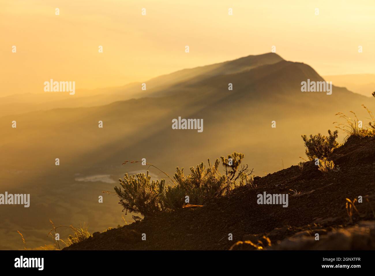 Spectacular mountain sunrise at Mount Rinjani, Lombok Indonesia Stock ...
