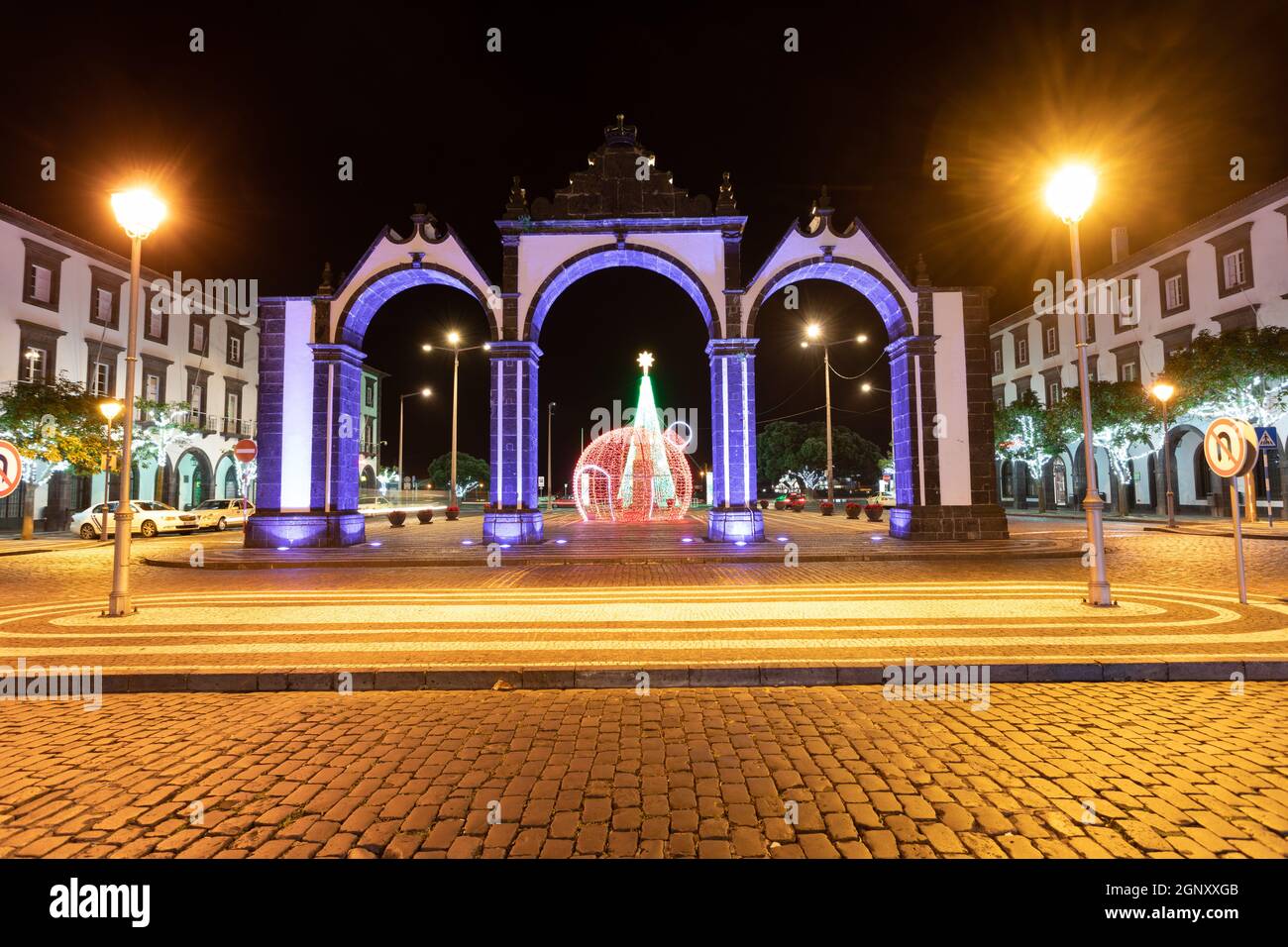 The historical entrance (Portas da Cidade) to the village of Ponta ...
