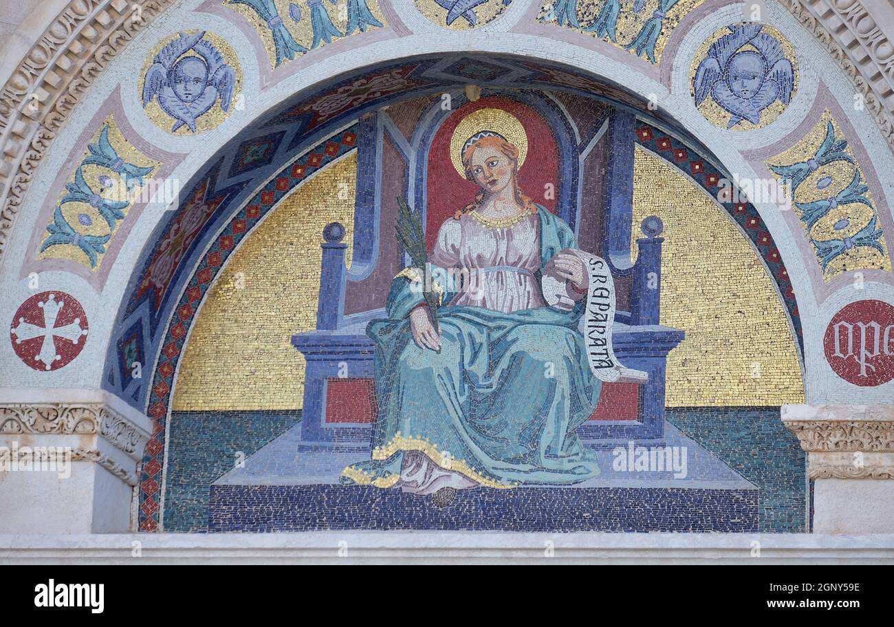 Modena dome facade hi-res stock photography and images - Alamy