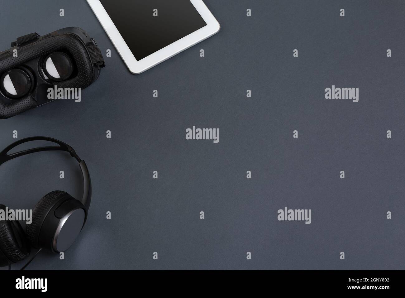 Virtual reality headset. Top view Stock Photo - Alamy