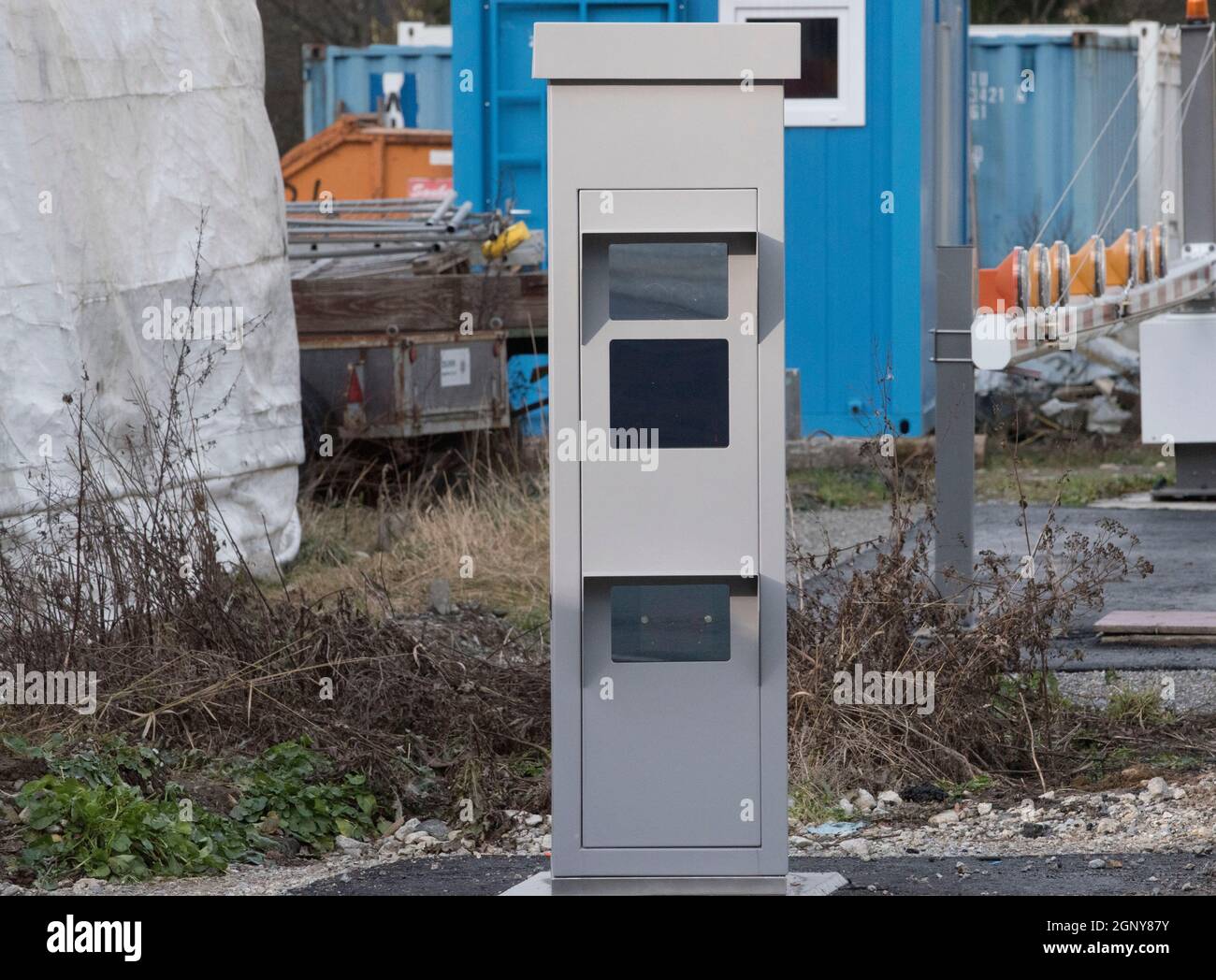 Radar measuring system hi-res stock photography and images - Alamy