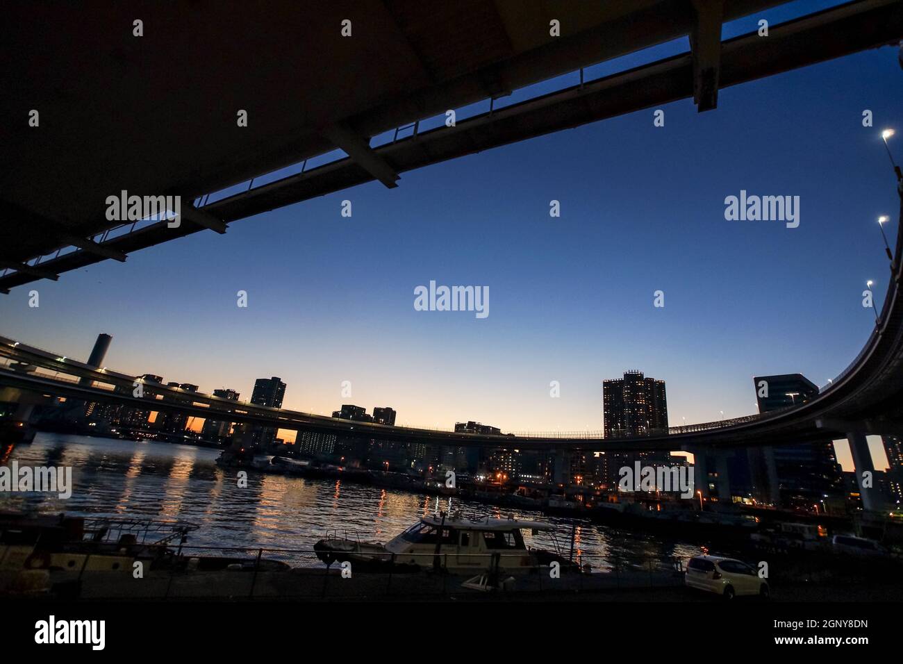 Bayshore Route and Tokyo sunset. Shooting Location: Tokyo metropolitan ...