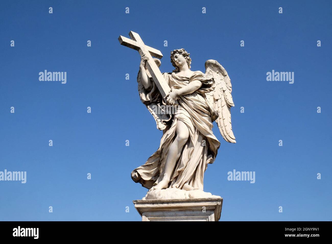 Statue of Angel with the Cross by Ercole Ferrata, Ponte Sant Angelo in ...