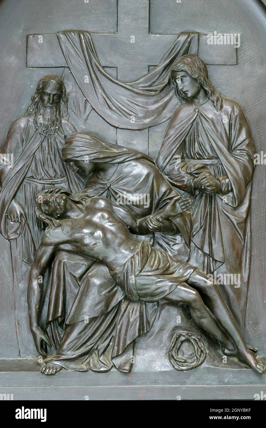 13th Stations of the Cross, Jesus' body is removed from the cross, St ...