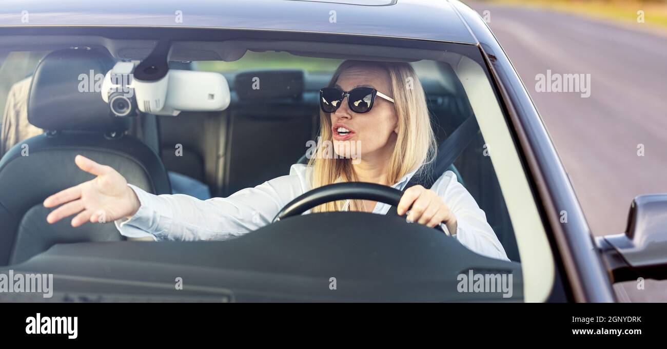 Angry female car driver Stock Photo - Alamy