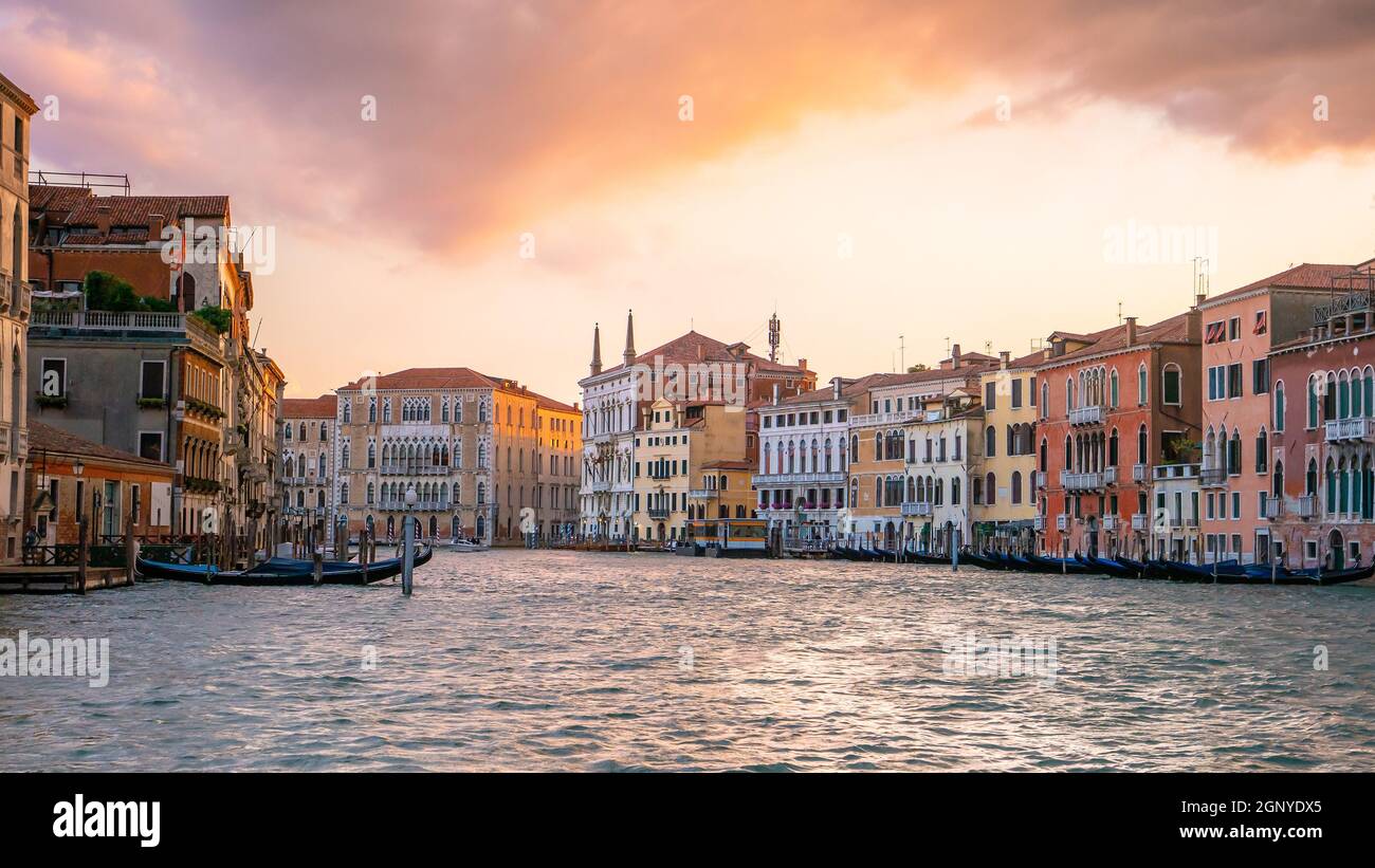 Cityscape image of Venice, Italy at sunset Stock Photo - Alamy