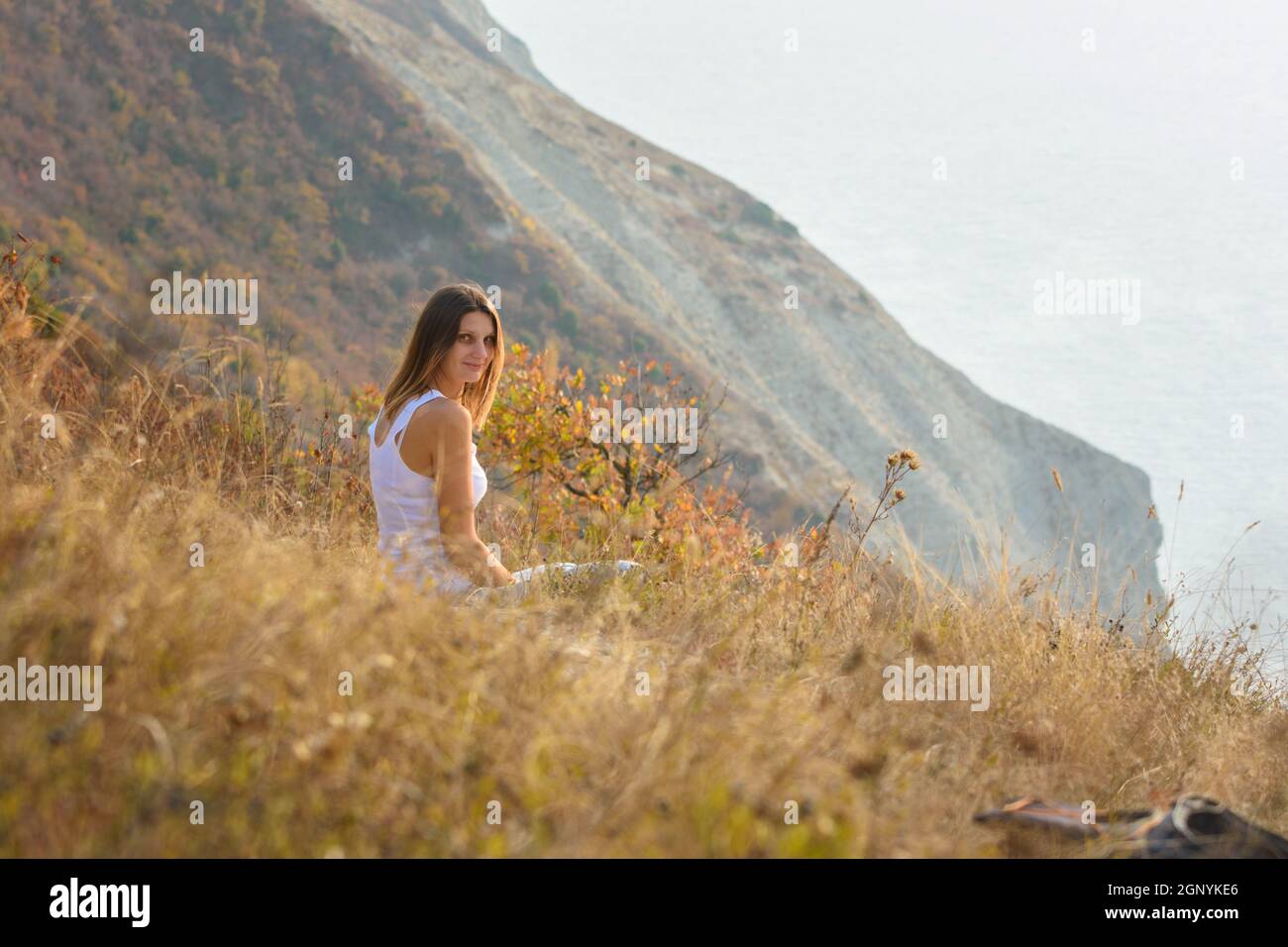 Beautiful lady turning around hi-res stock photography and images - Alamy