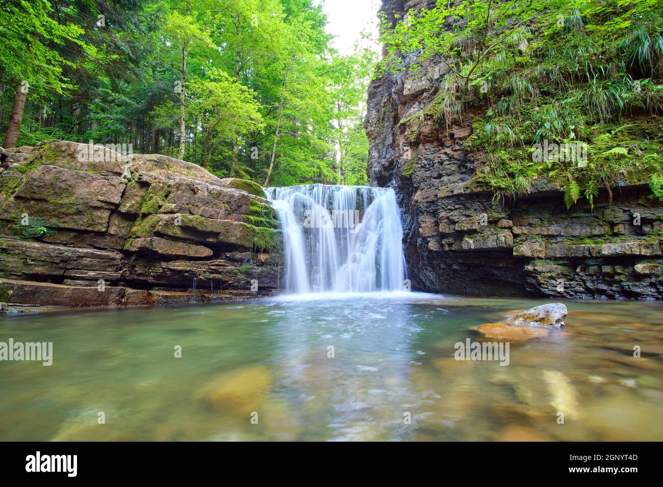 Clean mountain river strong current hi-res stock photography and images ...